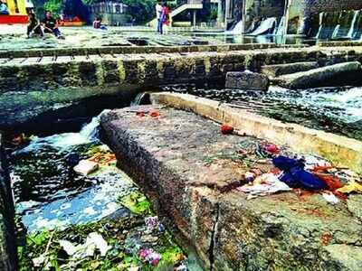Four contractors to clean 9-km stretch of Godavari | Nashik News ...