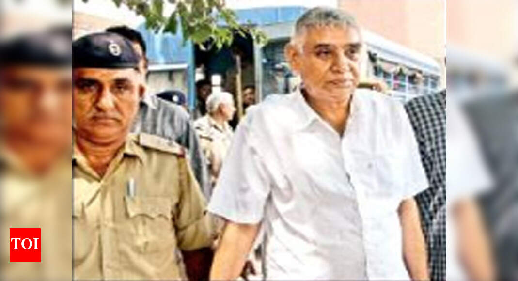 Life sentence to Rampal, 14 followers for murder | Gurgaon News - Times ...