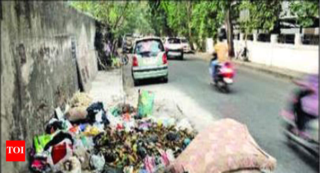 Container bins taken off, garbage strewn on Surat roads | Surat News ...