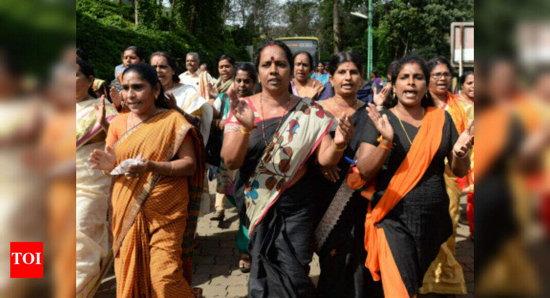 Andhra woman returns without Sabarimala darshan as protests mount ...