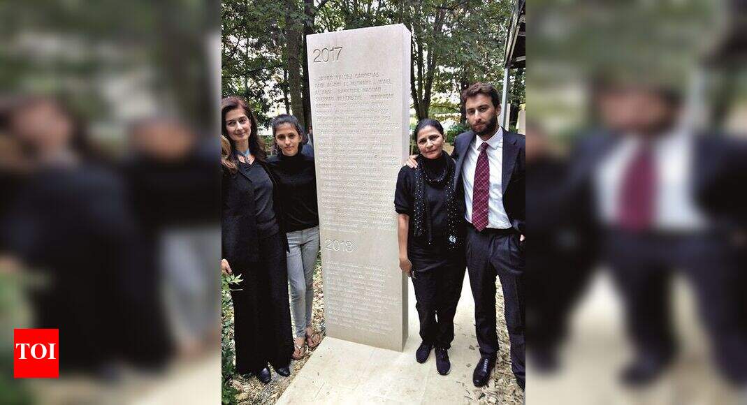 Kavitha Lankesh inaugurates a pillar in sister Gauri Lankesh’s name in ...