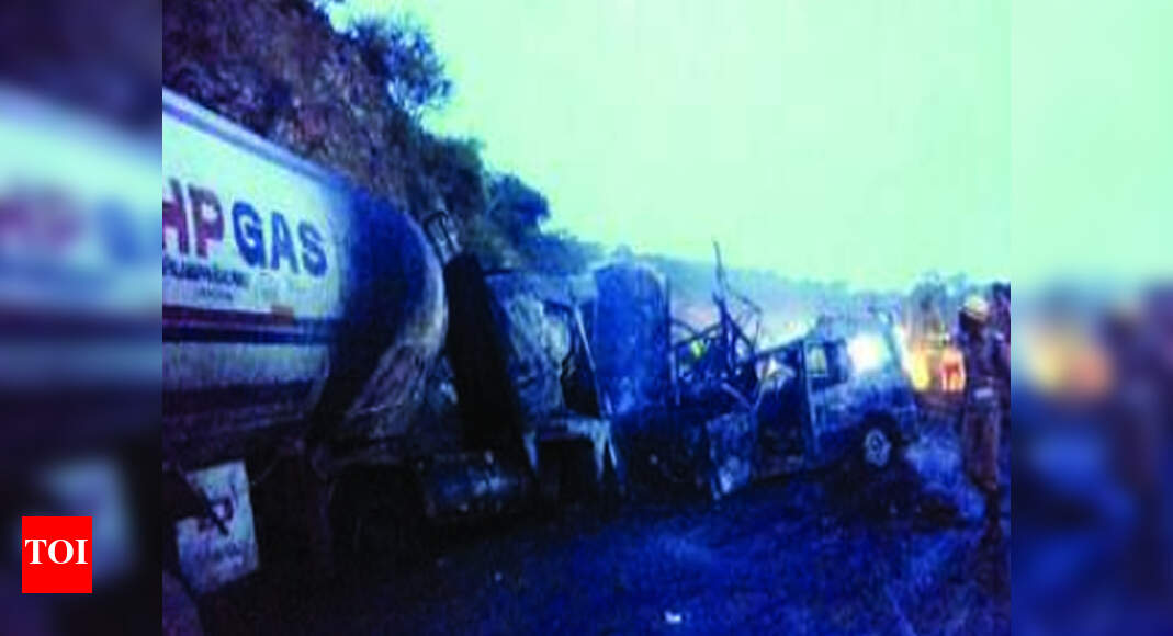 Salem: 4 vehicles catch fire on highway at Thoppur | Salem News - Times ...