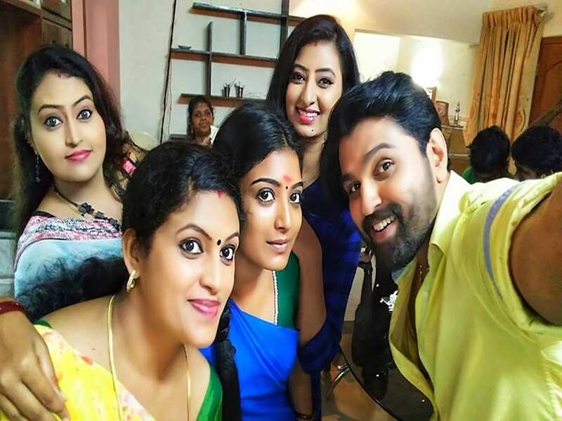 Neelakkuyil completes 200 episodes; see pics - Times of India