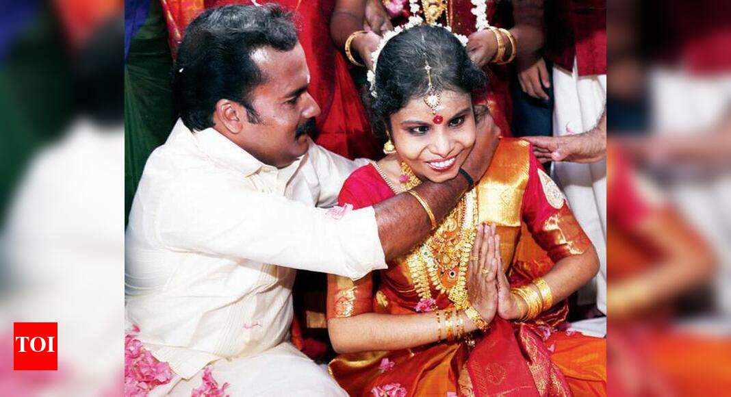 Playback singer Vaikom Vijayalakshmi ties knot | Thiruvananthapuram ...
