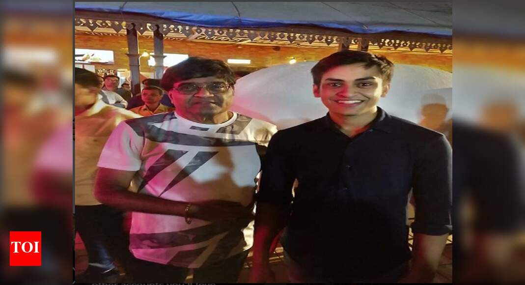 Satya Manjrekar strikes a pose with the industry's beloved Ashok Mama ...