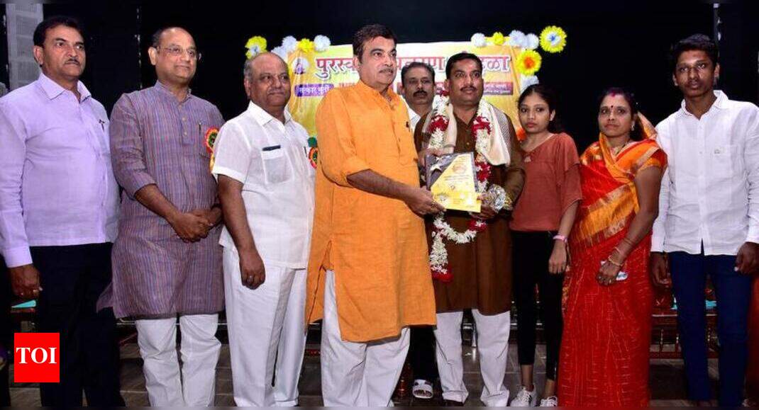 Three social workers get awards for extending helping hand to society ...