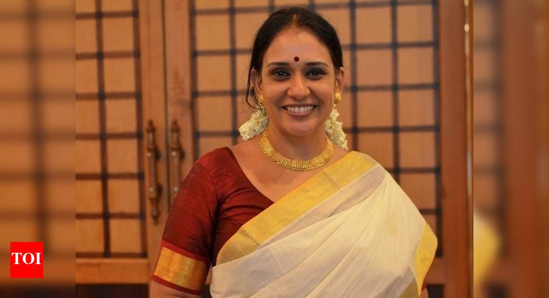 Maala Parvathi: Actress Maala Parvathi denies contesting in Bigg Boss ...