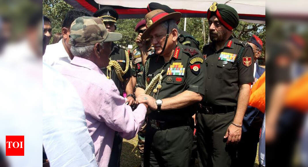 Army chief felicitates 20 war widows at ex-servicemen rally in Kolhapur ...