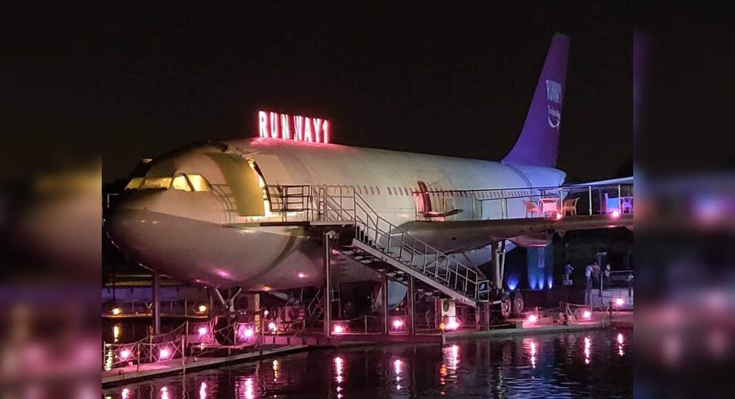 This aircraft-turned-restaurant serves multi-cuisine food