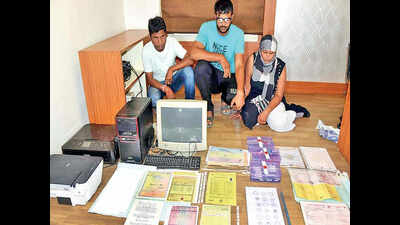 Three arrested for running fake marksheet racket | Vadodara News ...