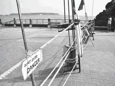 Barricade Dona Paula jetty from November 5: Goa district collector ...