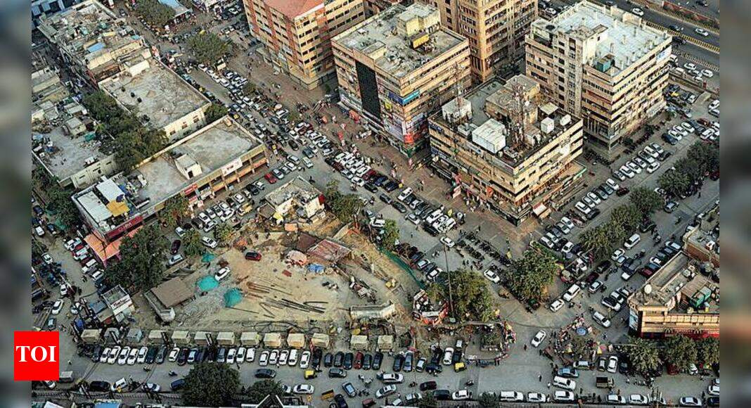 Make Sector 18 market a car-free zone, EPCA chairman tells Noida ...