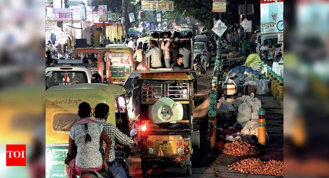 Traffic Jam: Absent cops, choked lanes take joy out of Diwali shopping ...