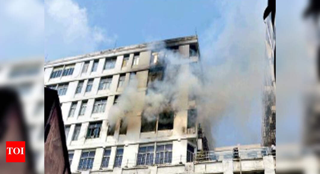 Blaze scare returns to haunt as fire guts server room at Apeejay House ...