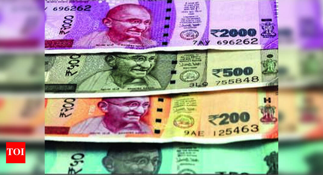 Currency shortage: Surtis forced to pay premium for new notes | Surat ...