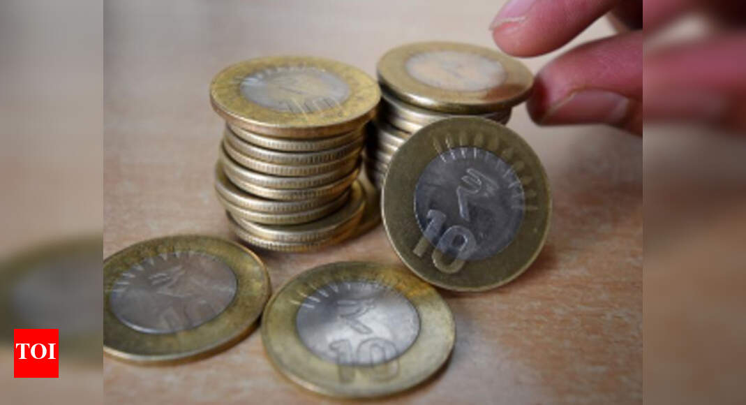 Banks get rid of banned notes but grappling with mounds of Rs 10 coins ...