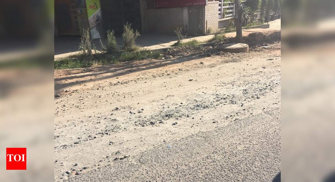 Bad road conditions causing health problems - Times of India