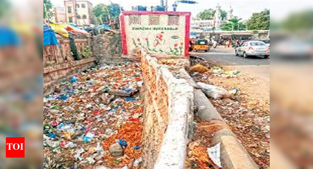 Squatters pile on misery, dumped trash raises stink | Hyderabad News ...