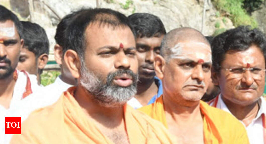 Swami Paripoornananda: I am only an admirer of Yogi Adityanath ...
