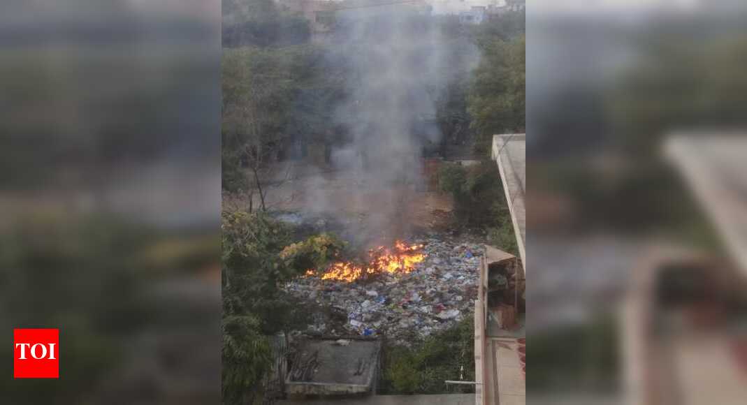 Garbage bonfire - Times of India