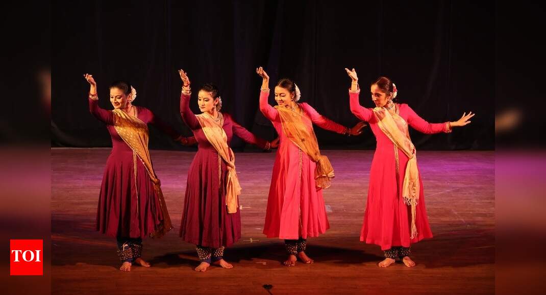 Kathak dancers sway on Marathi tunes at Tribal Museum | Events Movie ...