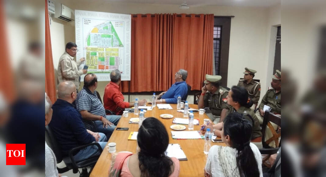 Noida, Greater Noida residents raise civic issues | Noida News - Times ...