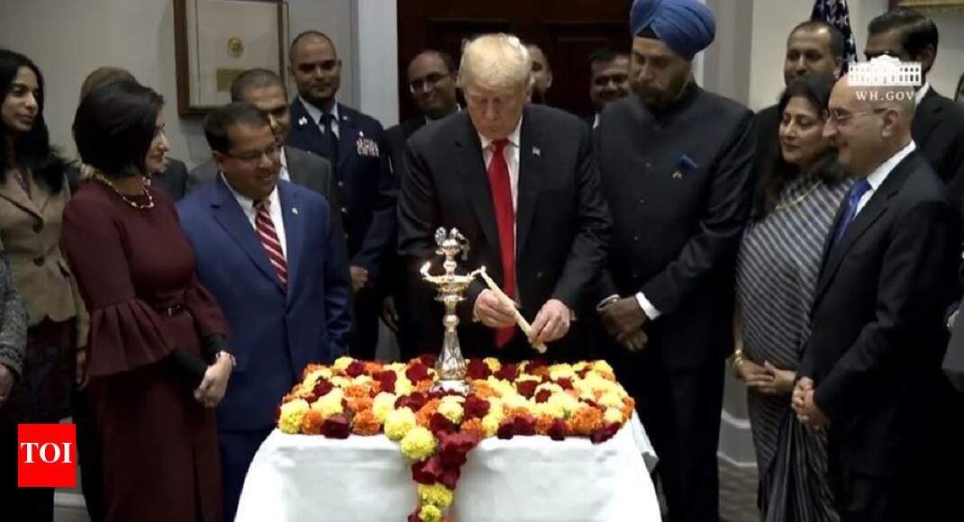 Donald Trump lights Diwali 'Diya' in White House - Times of India