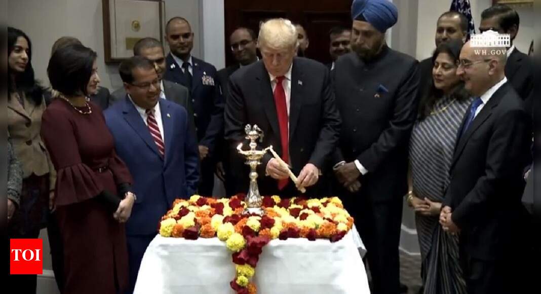 Donald Trump lights Diwali 'Diya' in White House - Times of India