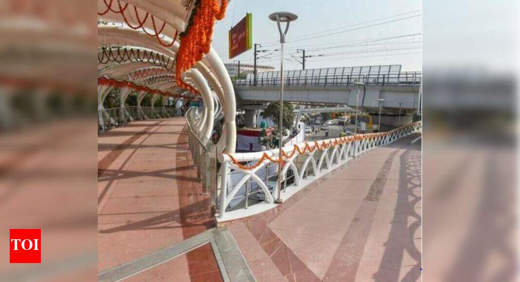 PWD posts men at skywalk to convince people to use it | Delhi News ...