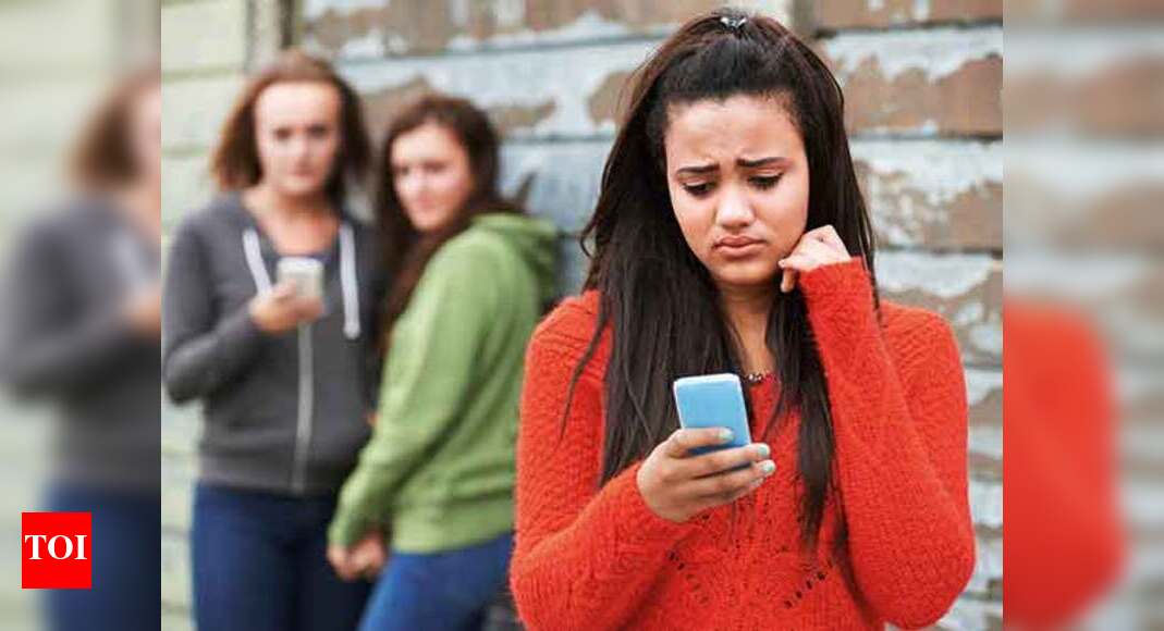 ‘Curving’, the toxic dating trend to watch out for! - Times of India