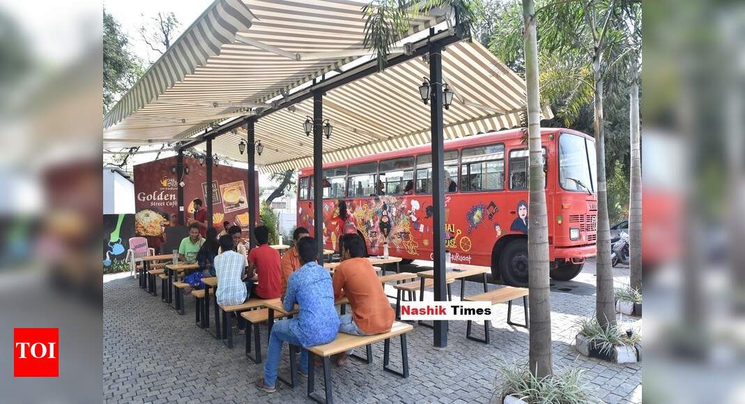 Bus ka maahol aur chai pe charcha... - Times of India
