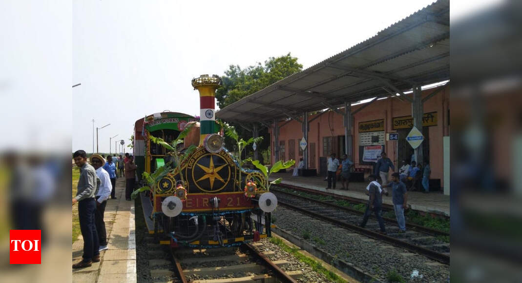 World’s oldest steam loco chugs through Madurai railway division ...