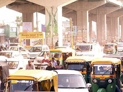 Autos, street vendors clog Zirakpur flyover | Chandigarh News - Times ...