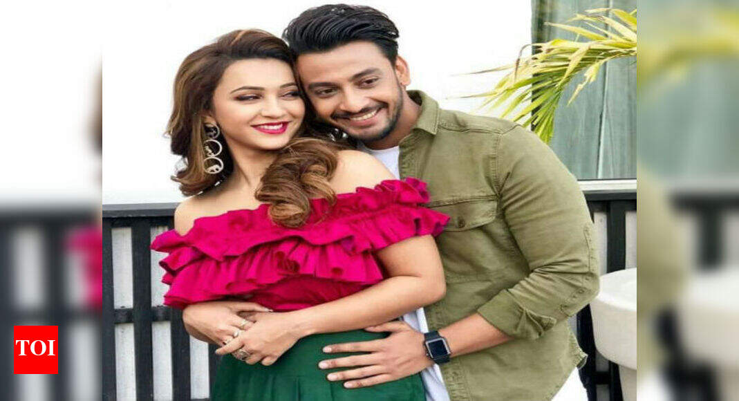 Video: Check out how well Bonny Sengupta knows girlfriend Koushani ...