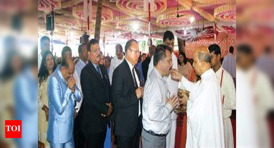 Thousands flock to Pilar to seek Ven Agnelo’s blessings | Goa News ...