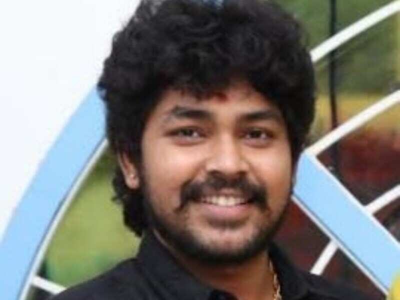 Mayilsamy's son Anbu Mayilsamy to debut with 'Alti' | Tamil Movie News ...