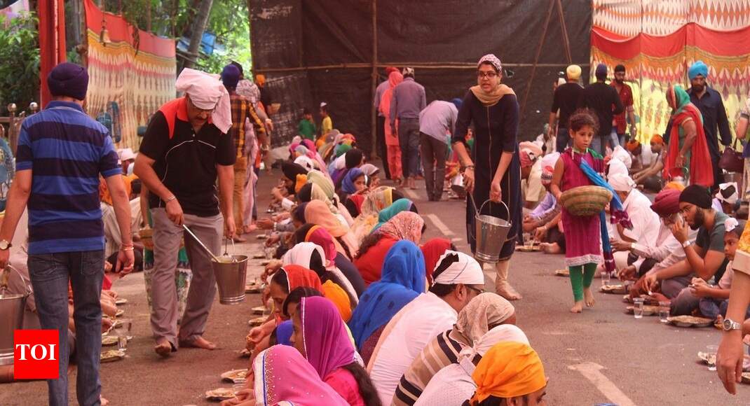 thane guru parab: Festive time: Prabhat pheris, langar, kirtans to mark ...