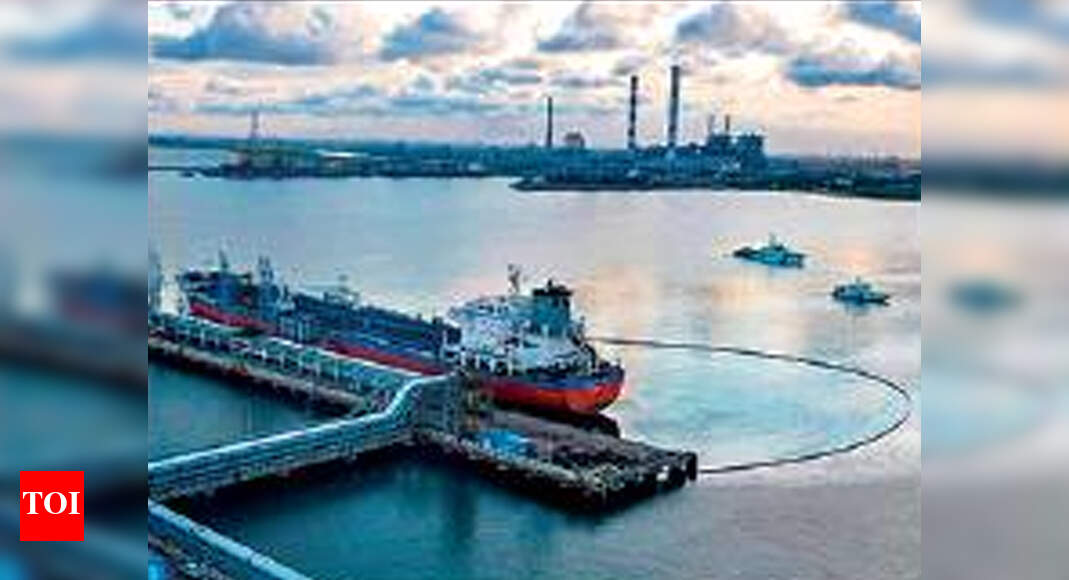Oil Spill Clean Up Delays Docking Of Four Vessels At Ennore Port