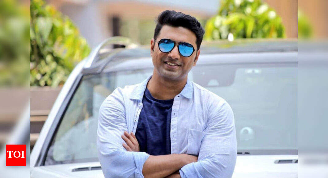 Dev’s multitasking ability will surprise you! | Bengali Movie News ...