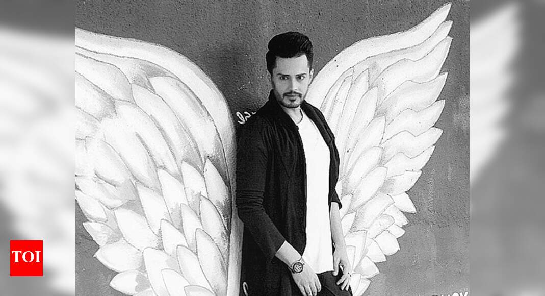 Shardul Pandit to make his theatre debut - Times of India