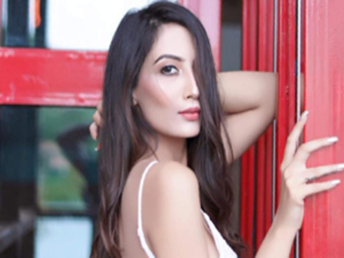 Arisha Jain blackmailed for Rs 1 Lakh by hackers