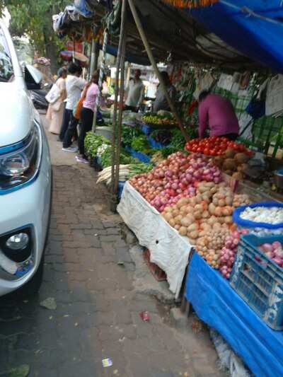 licensed footpath shops - Times of India