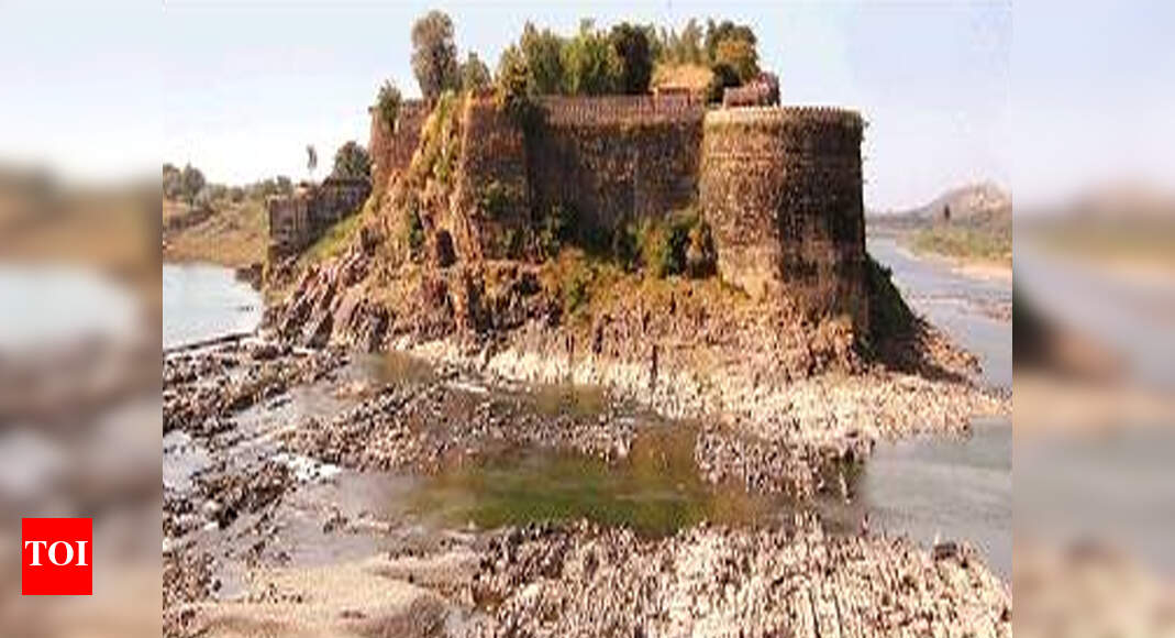 No tourists, no guides: An untold story of Gagron fort | Jaipur News ...