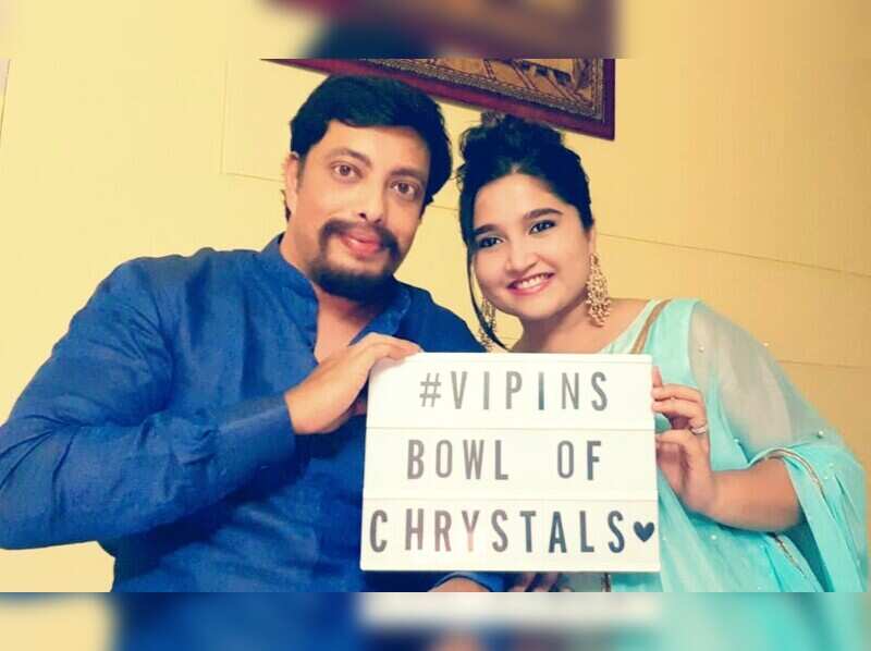 Getting Hitched? Put a hashtag on it, say Pune couples - Times of India