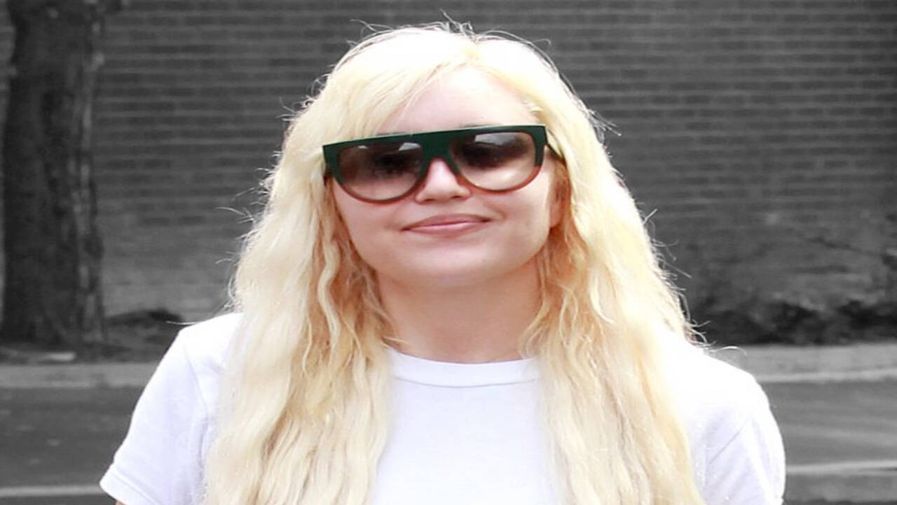 Amanda Bynes Smoking Weed