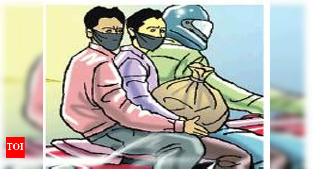 3 Armed Goons Rob Salesman: 3 armed goons rob salesman of Rs 5.36 lakh ...