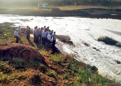 STPs continue to discharge toxic foam into Godavari | Nashik News ...