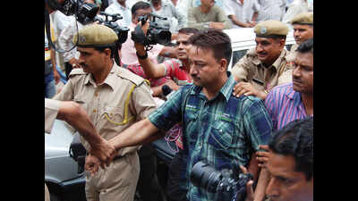 Ponzi king strikes again, while out on bail | Ahmedabad News - Times of ...