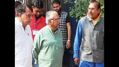 Madhya Pradesh assembly election: 37 EVMs brought 3 days after polling ...