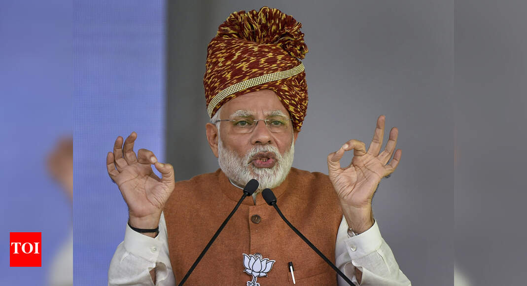 Narendra Modi: I'm a small 'kaamdar' to know all about Hinduism: PM ...